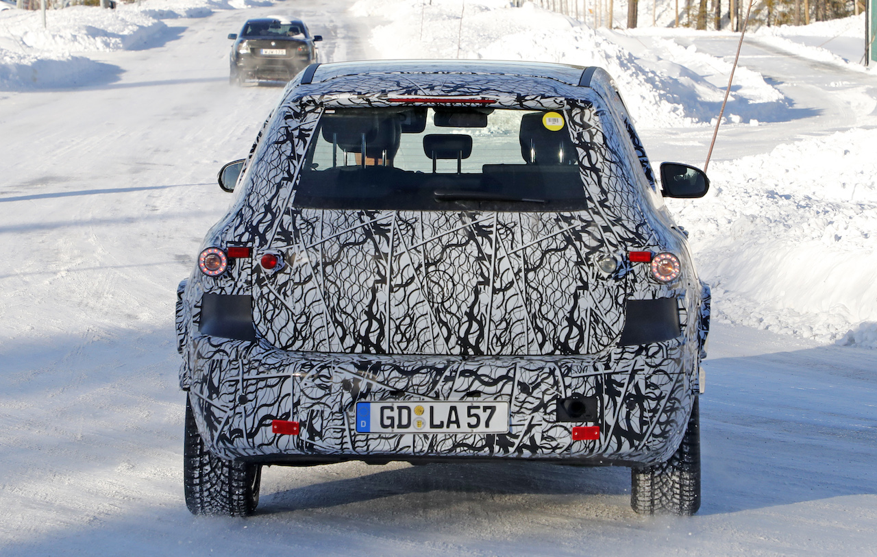 Mercedes GLB Electric 11 画像｜メルセデス・ベンツ初のEVオフローダー「EQB」、航続500kmで2021年にも ...