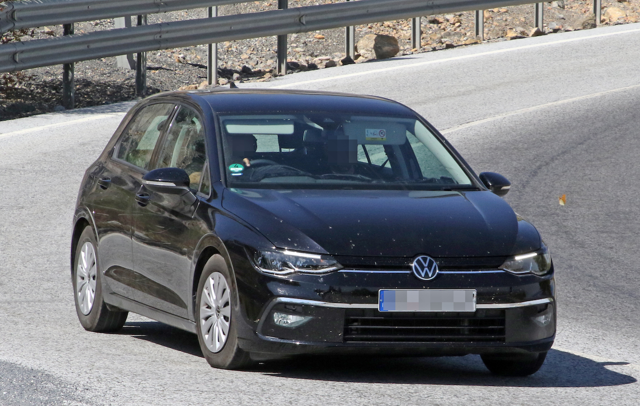 Volkswagen Golf 12 画像｜新型VW・ゴルフのプロトタイプをキャッチ。新開発マイルドHVの電気走行は80km ...