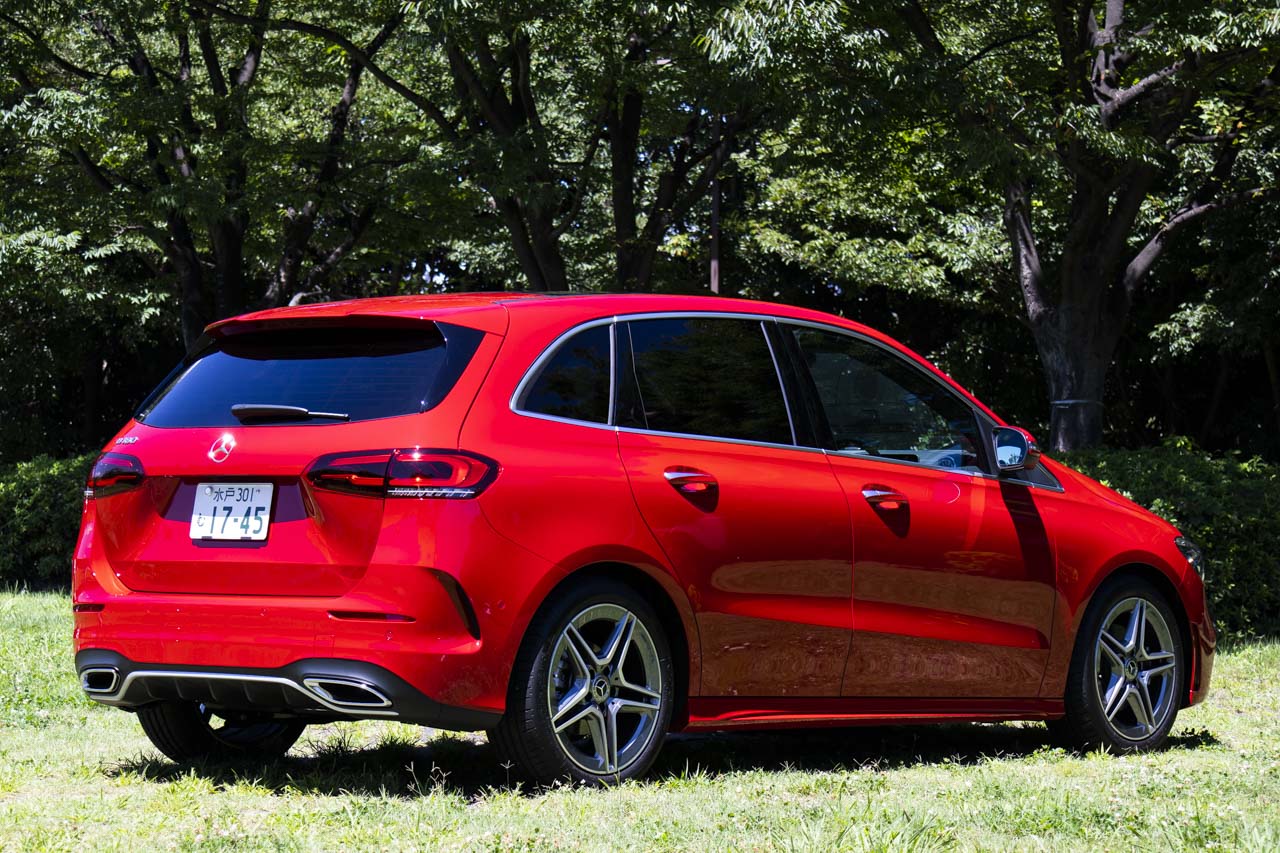 【新型メルセデス・ベンツBクラス試乗】スタイリッシュになっても取り回ししやすいサイズに広い室内と荷室が美点 | clicccar.com