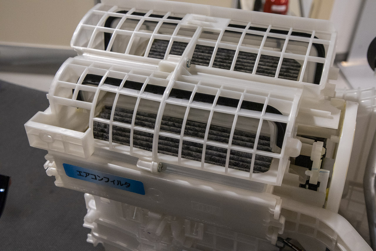 TOYOTA_COLORRA_PARTS_7 画像｜車内の空気の汚れを「見える化」してキレイにするエアクリーンモニターを国内向け初採用【新型 ...