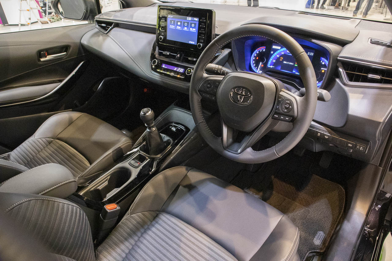 TOYOTA_COLORRA_TOURING_PURPLE_23 画像｜TNGA化により3ナンバーサイズになった新型カローラ。居住性・積載性を ...