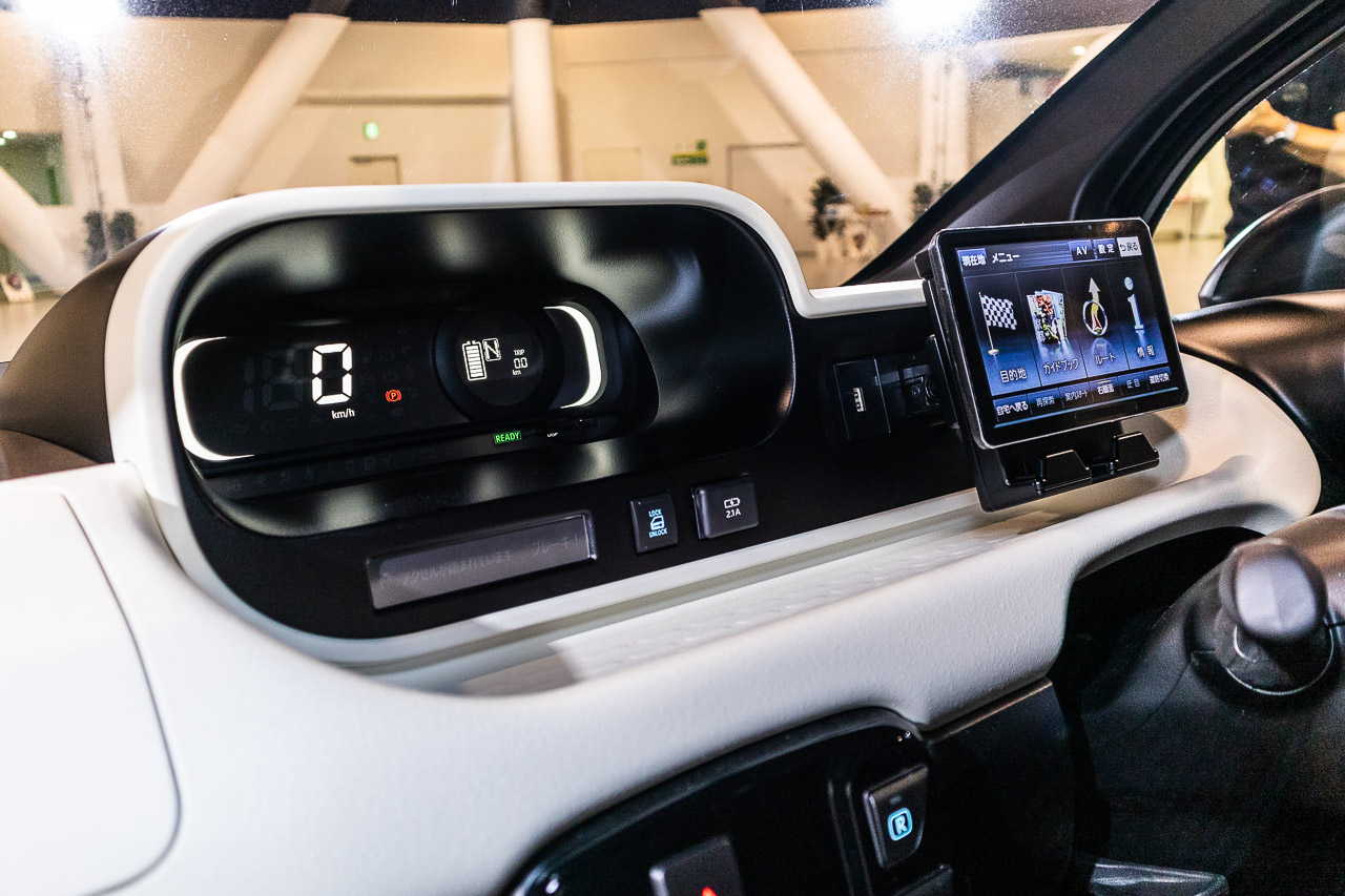 TOYOTA_ULTRA_COMPACT_BEV_8 画像｜シティコミューターとして約100kmの走行が可能。2020年冬頃に発売されるトヨタ ...