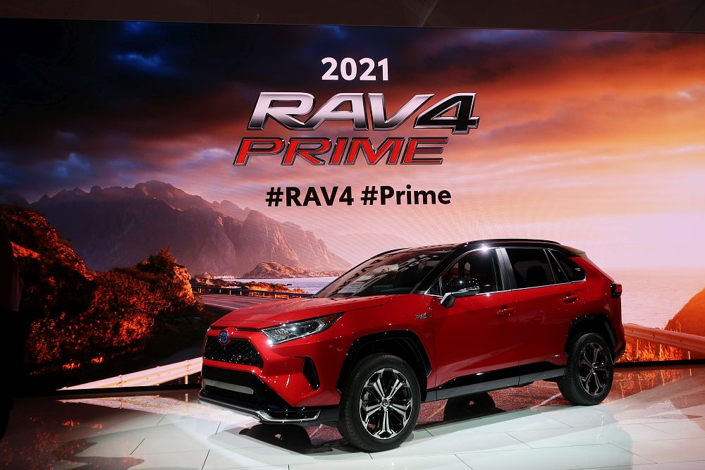 RAV4 PHV02 画像｜【LAオートショー2019】306psの高性能が自慢。RAV4のプラグインハイブリッドは日本でも発売 | clicccar.com