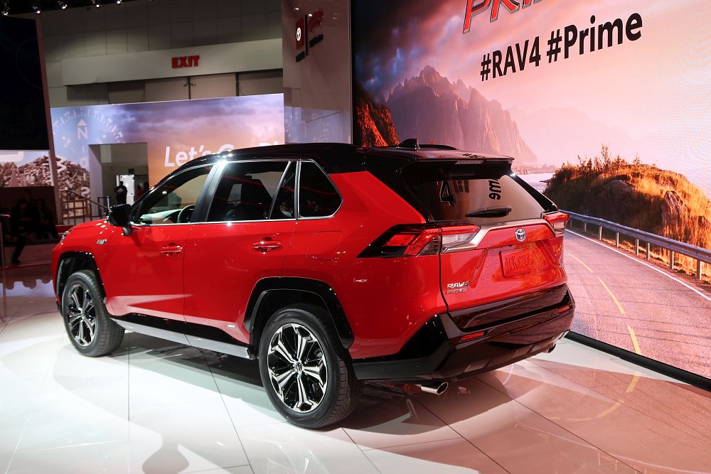 RAV4 PHV03 画像｜【LAオートショー2019】306psの高性能が自慢。RAV4のプラグインハイブリッドは日本でも発売 | clicccar.com