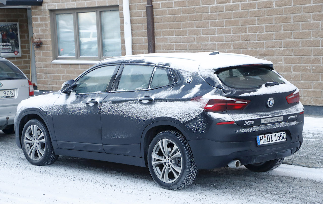 BMW X2 Electric 10 画像｜開発車両を初スクープ！ BMW最小クロスオーバーSUVは「iX2」に？ | clicccar.com