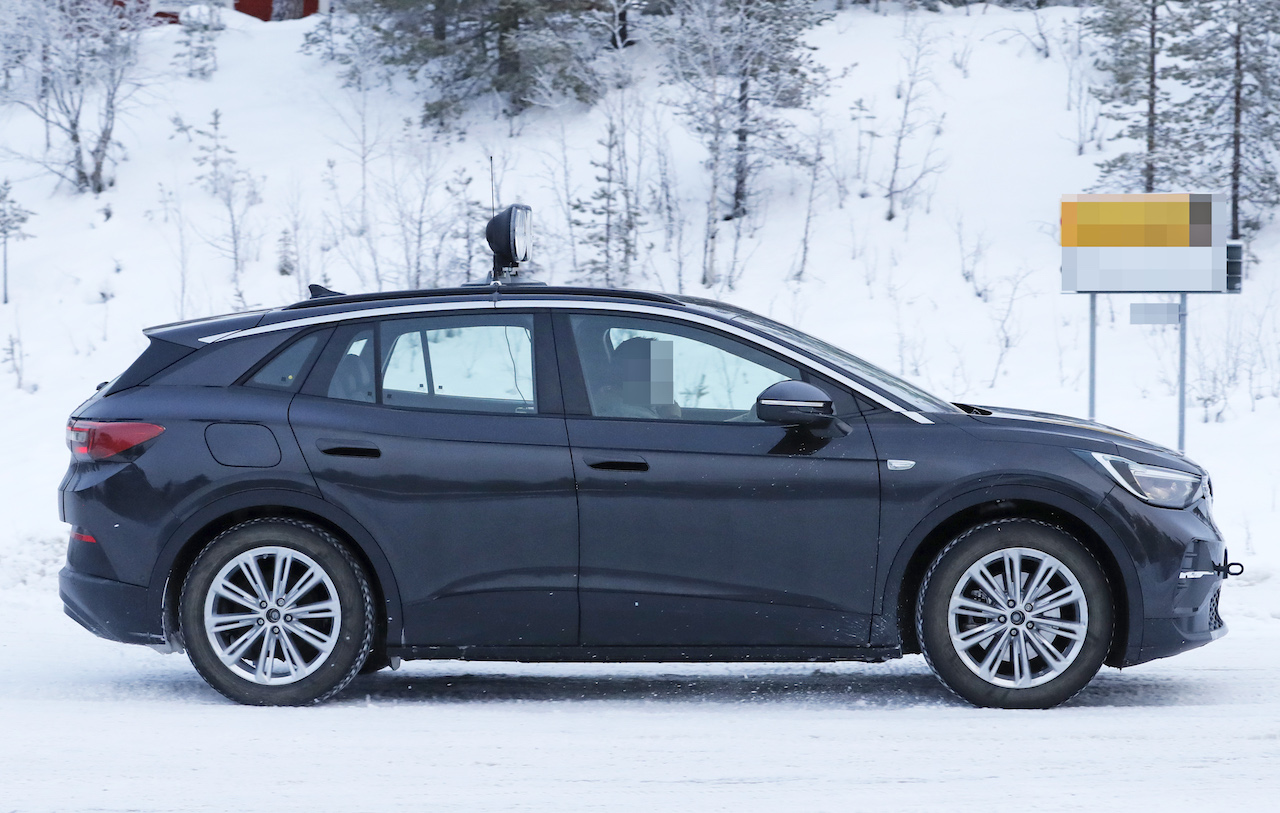 VW ID.4X 7 画像｜VW ID.シリーズ初のSUV、車名は「ID.4X」が濃厚か!? | clicccar.com