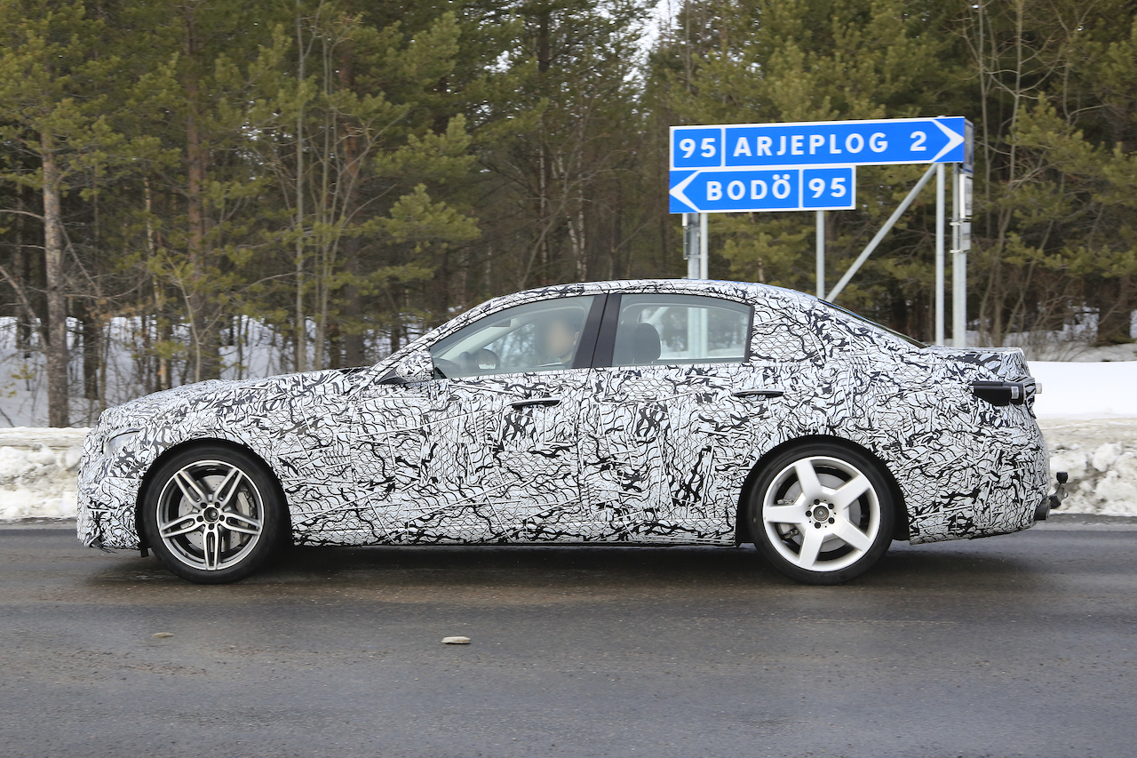 Mercedes-AMG C53 (13) 画像｜新型メルセデス・ベンツ Cクラスに初の「AMG C53」登場へ！ プロトタイプをキャッチ ...