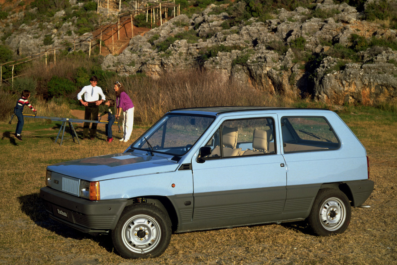 Fiat_Panda_1st_051514 画像｜フィアット パンダが40年間750万台も愛され続けたワケとは？ 初代〜3代目最新パンダ ...