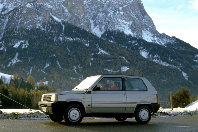 Fiat_Panda_1st_05157 画像｜フィアット パンダが40年間750万台も愛され続けたワケとは？ 初代〜3代目最新パンダ ...