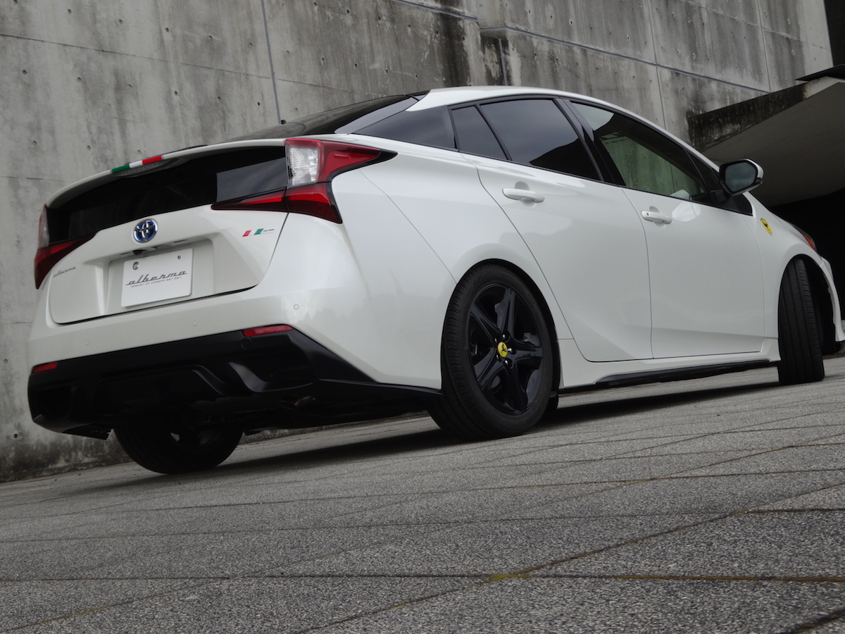 Toyota-Prius-Ferrari-24 画像｜トヨタ・プリウスにフェラーリ仕様!? 山口県のチューナー「Albermo」が最新カスタム ...
