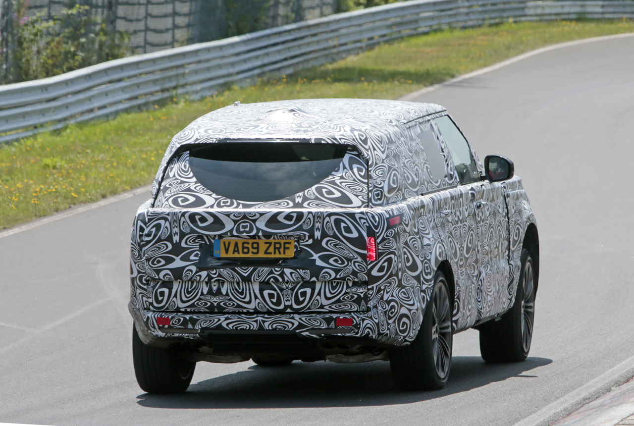 Range Rover 26 画像｜レンジローバー次期型がニュルで高速テスト開始！エンジンはBMW製V8か？ | clicccar.com