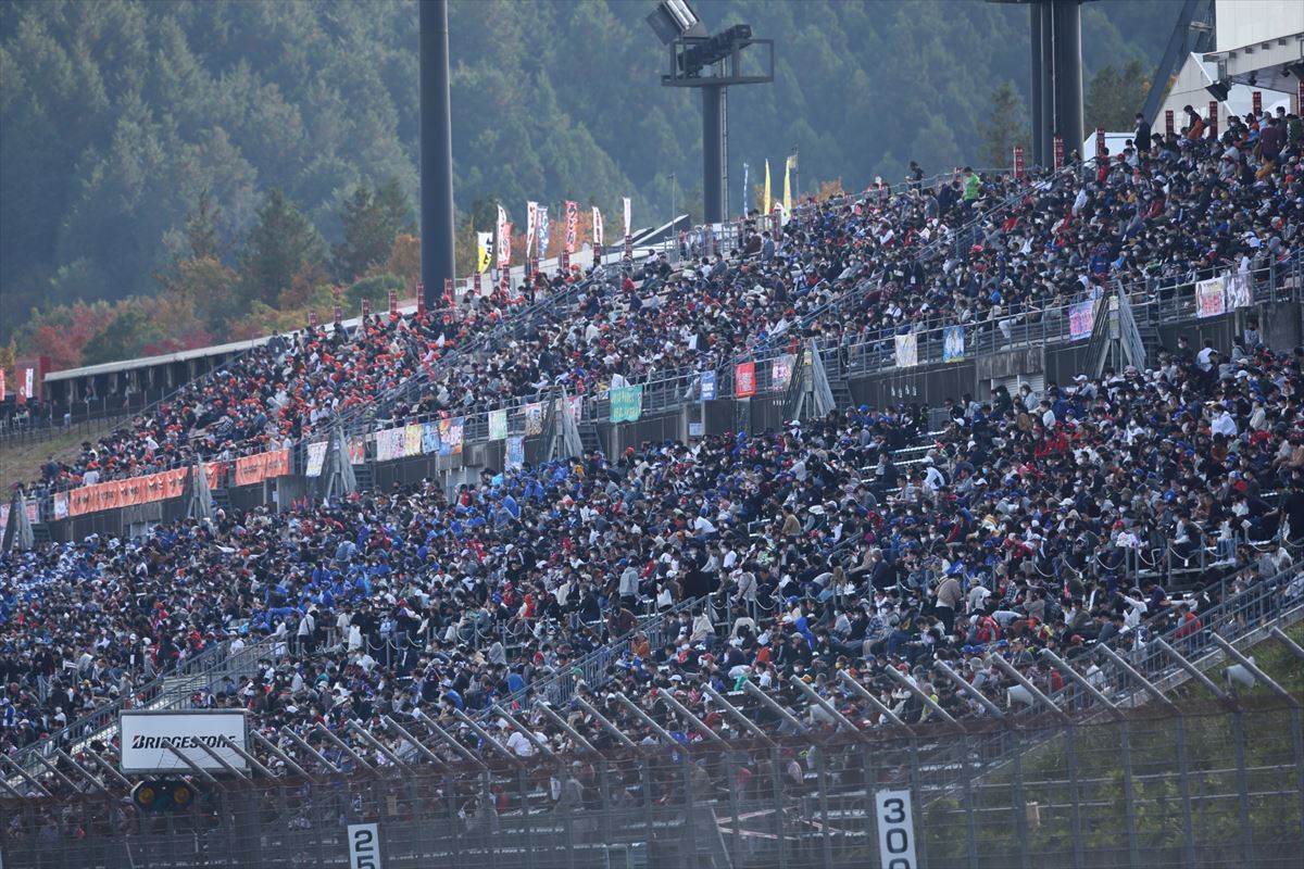 sgt_7_motegi_300_011 画像｜強運と剛腕でリアライズ 日産自動車大学校 GT-Rが今季2勝目【SUPER GT 2020・第 ...