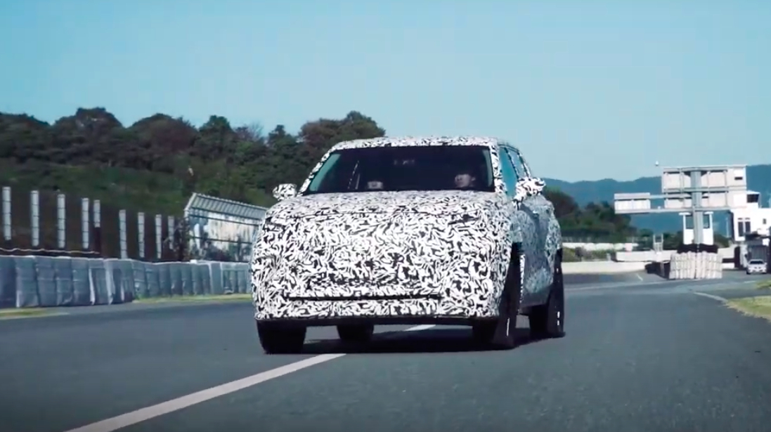 Lexus-DIRECT4_001 画像｜レクサスが突如新型プロトタイプ公開！ 次世代「DIRECT4」システム搭載 | clicccar.com