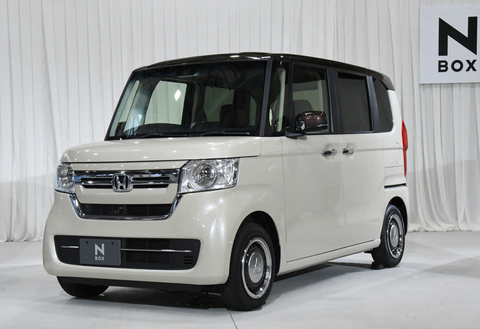 NB2012153 画像｜王者・N-BOXが満を持してのマイナーチェンジ 【ホンダ N-BOXマイナーチェンジ情報】 | clicccar.com