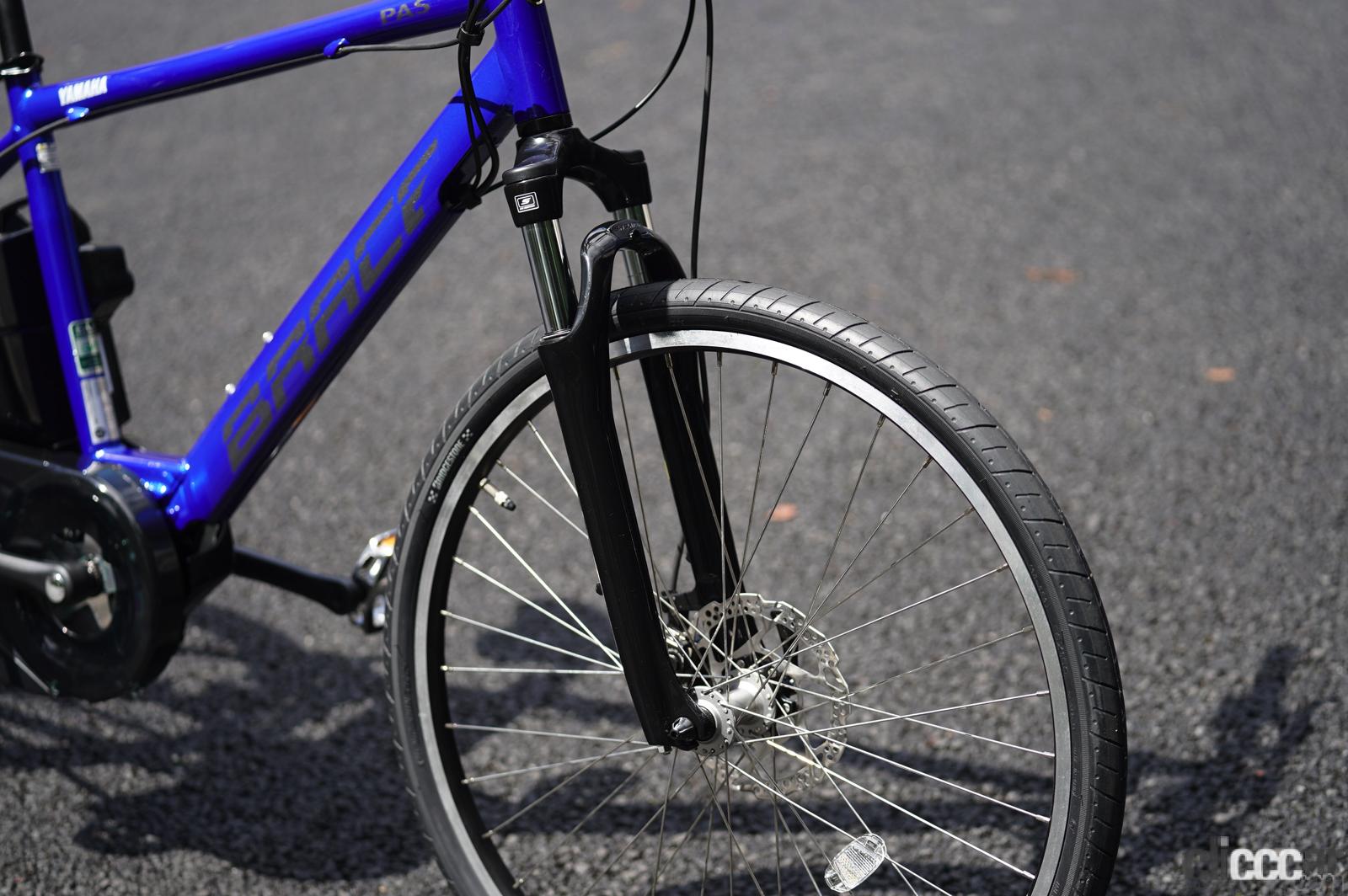 howtorun_naviline_04 画像｜自転車ナビマーク、自転車ナビライン走行中、停車しているクルマをどう避ける？実際に走ってみた ...