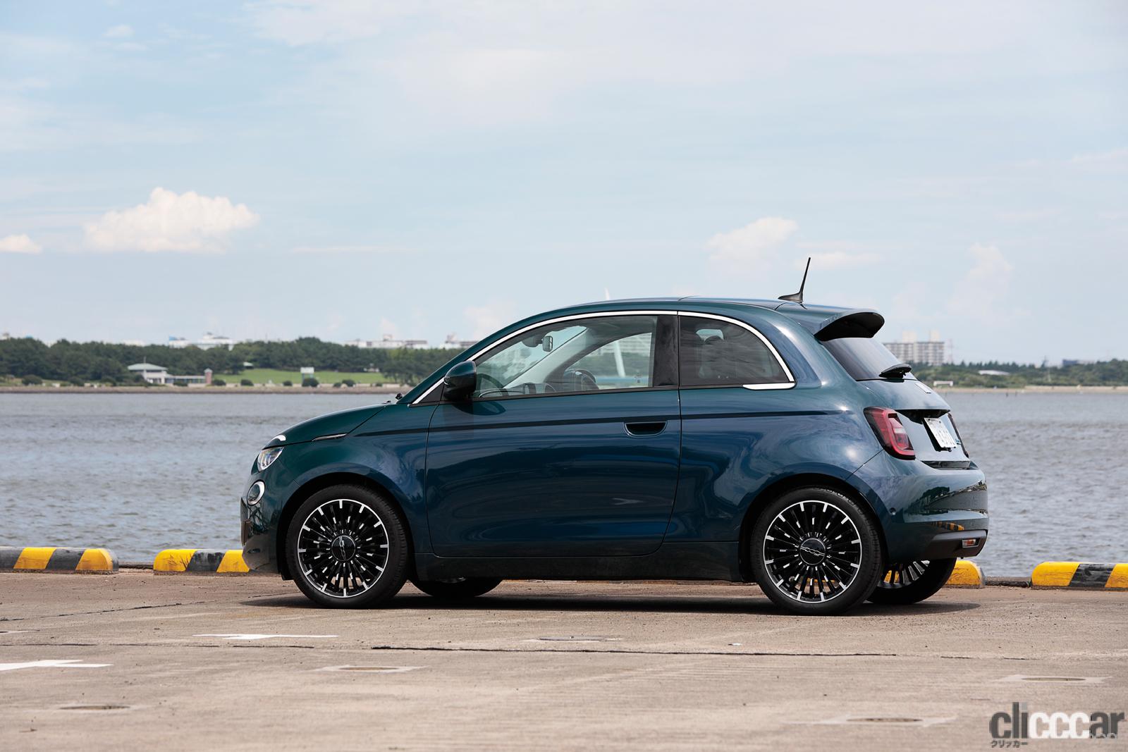 kosuge_500_04 画像｜「かわいい電気自動車！」菅沢こゆき×フィアット500e【注目モデルでドライブデート!? Vol.138】 | clicccar.com