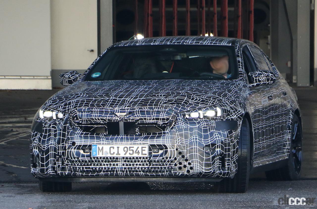 BMW M5 3 画像｜BMW・M5の最新プロトタイプをキャッチ。カーブドディスプレイを搭載 | clicccar.com