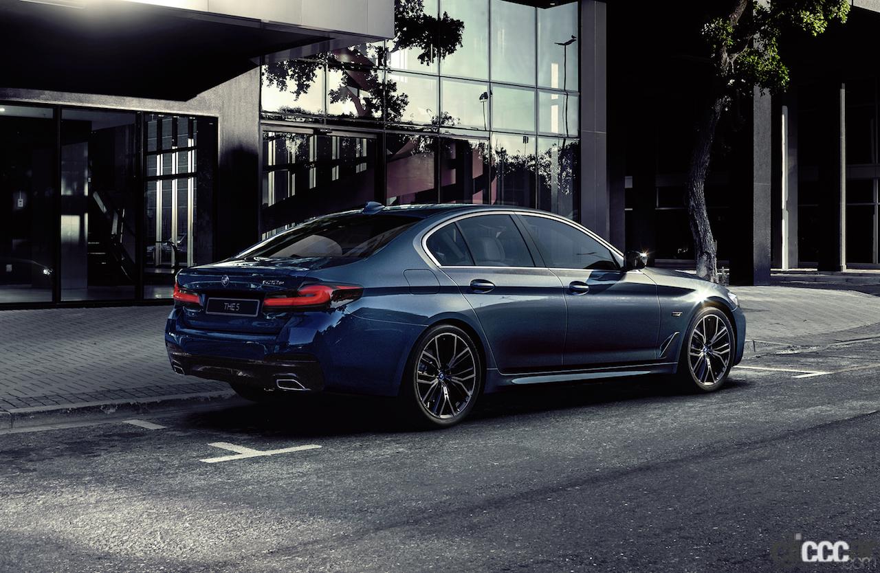 BMW_5series_50th Anniversary Edition_20230119_3 画像｜BMW 5シリーズ日本発売50周年記念車は、青いボディカラー、アイボリーホワイト内装の ...