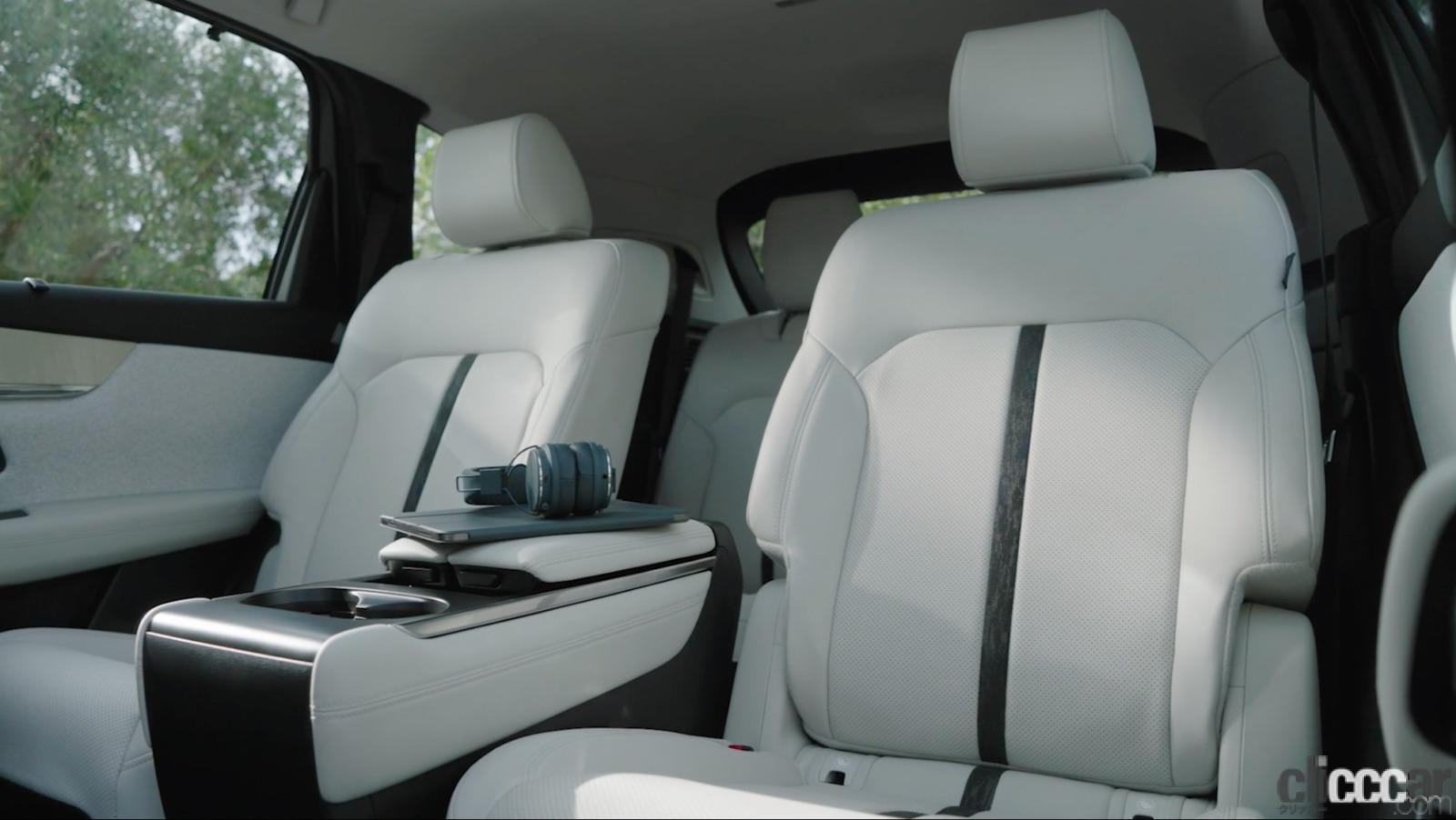 clicccar_Mazda_CX-906 画像｜マツダの最新SUV「CX-90」がお目見え。3列シートSUVにロードスターと共通の「アレ」を ...