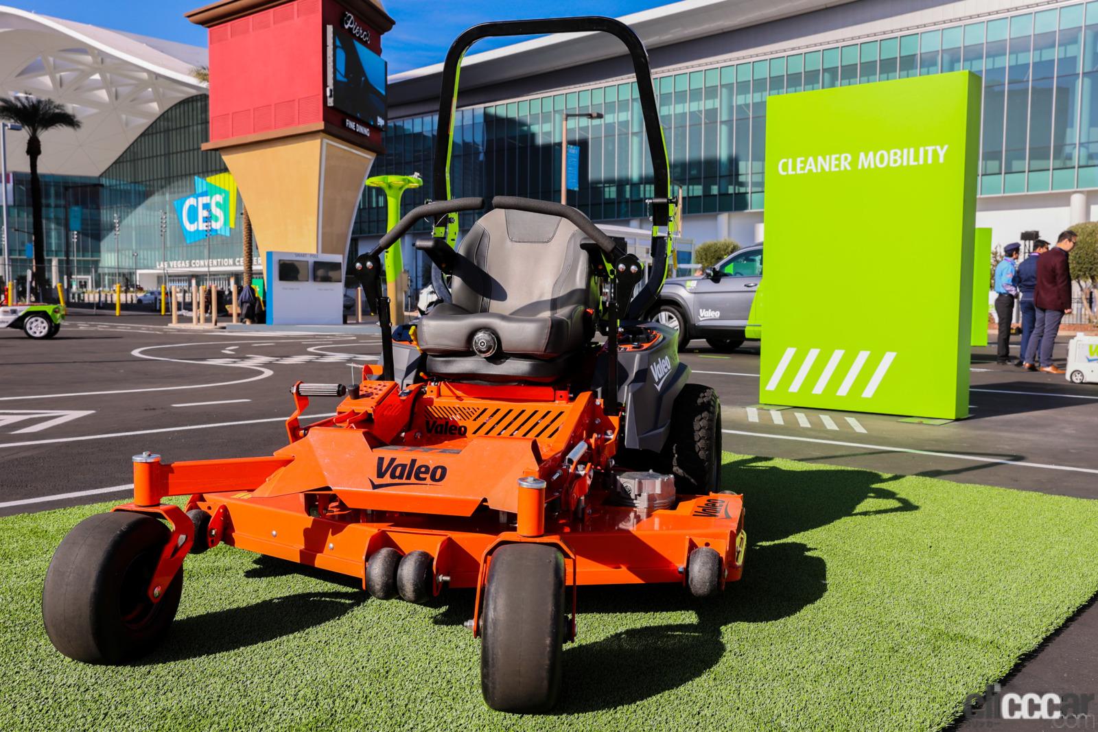 Valeo CES 2023 Zero Turn eLawnMower 画像｜ハイブリッド車用48Vモーターを電動自転車に搭載。二輪や芝刈り機にも電動化が必要な背景とは【バイクのコラム ...