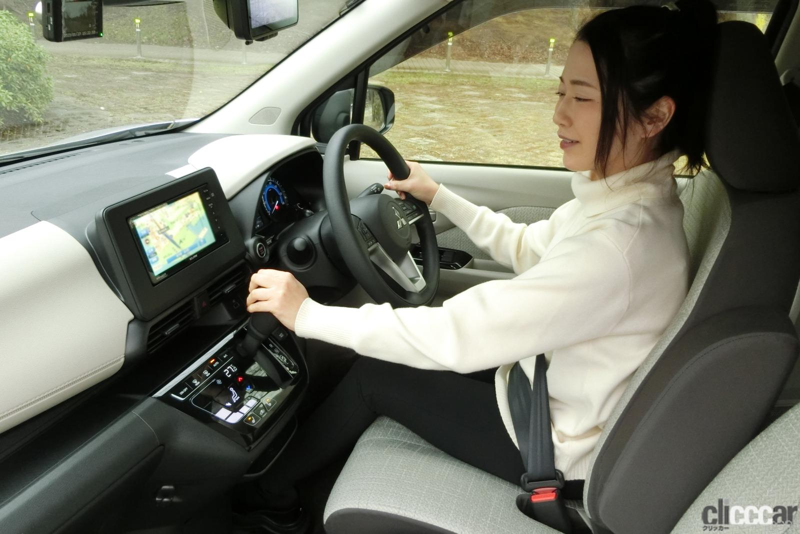 cvt shift lever 1 画像｜キーからドア内張りまで、eKワゴンの日常使いを徹底チェック！【新車リアル試乗7-8 三菱eKワゴン ...