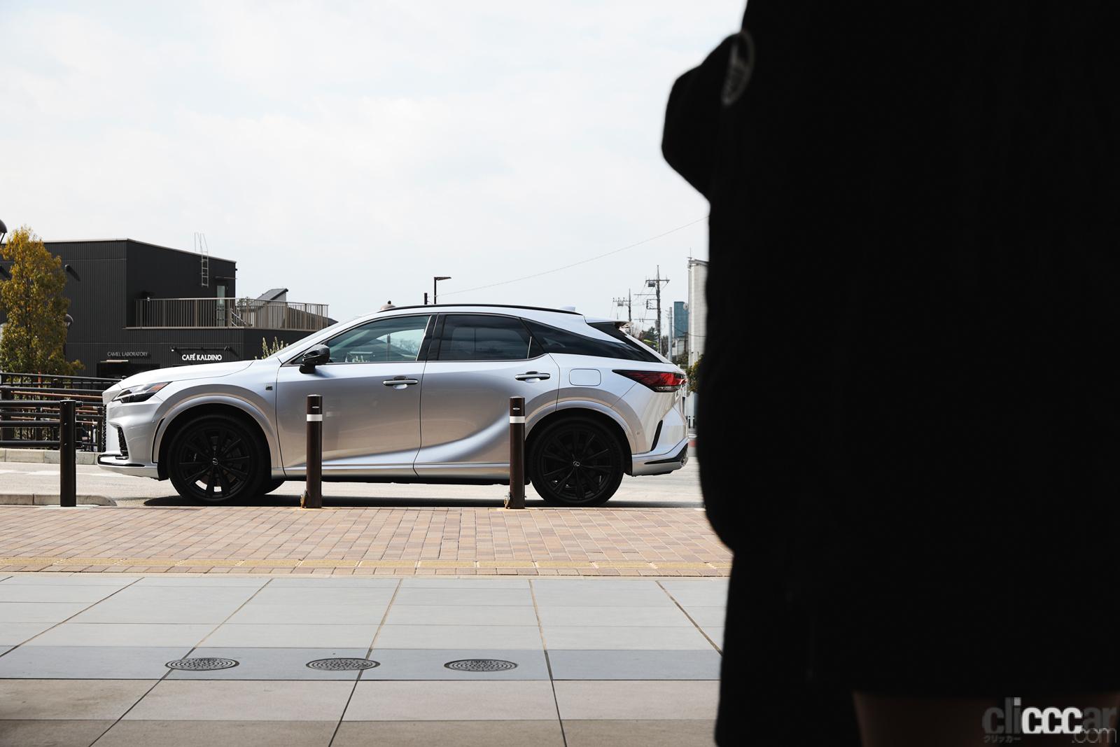 mizuna_RX_003 画像｜「優しさに包まれてる？」水那しおね×レクサスRX【注目モデルでドライブデート!? Vol.159】 | clicccar.com