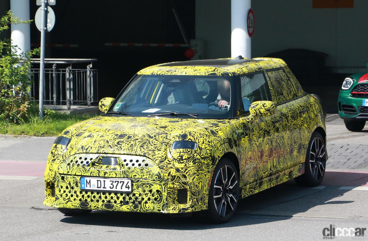 MINI Cooper 5 door 15 画像｜MINI「クーパー5ドア」プロトタイプが初出現！ JCWばりのスプリットリアウィングで3ドアと差別化 | clicccar.com