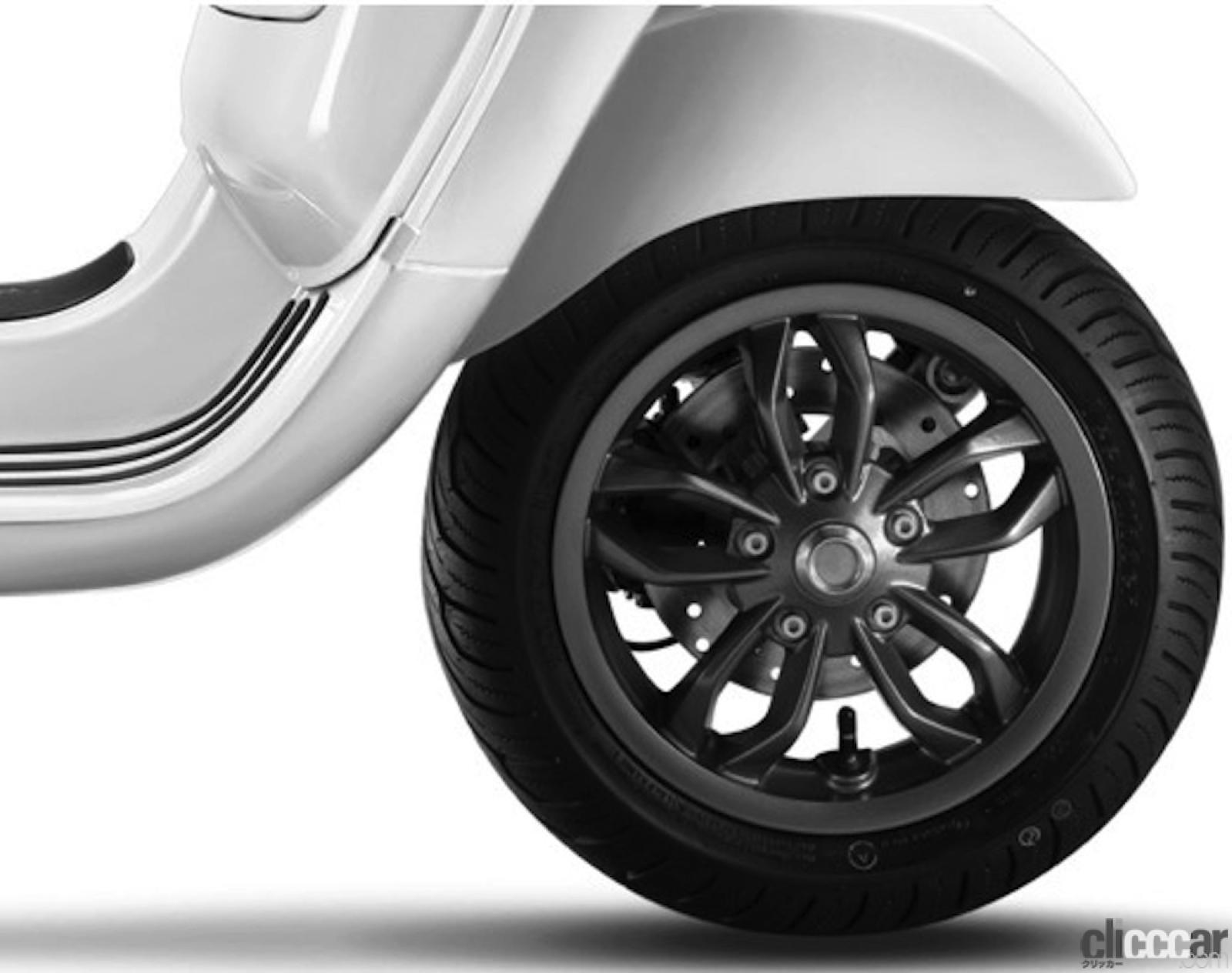 2023_vespa_lx125abs_03 画像｜ベスパの中で最も軽くて小粋。原付二種の「LX125」にABSを装備した2023年モデルが登場 | clicccar.com