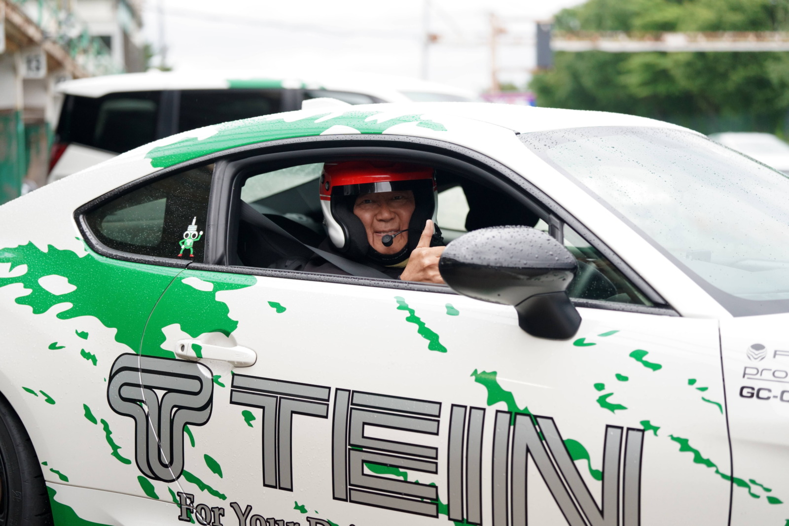 遠い昔の「サスペンションは硬い方がスポーティ」なんて思いが吹き飛ぶTEIN「EDFC5」が乗り心地と硬さを両立 | clicccar.com