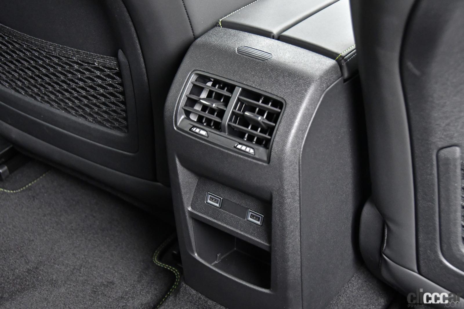 408GT_1.2T_041 画像｜新世代プジョー「408」はスタイリングや乗り味も刷新され快適に。ピュアエンジンやPHEVとラインアップも充実【プジョー408とは？】 | clicccar.com