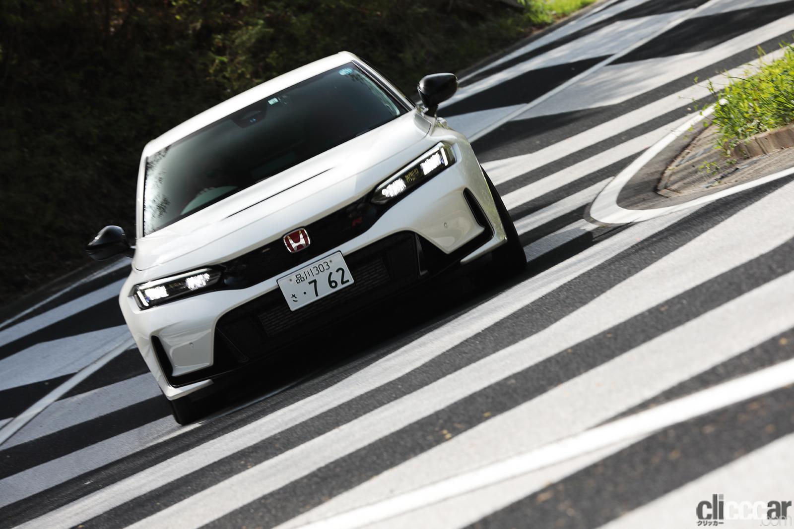 suda_civic_027 画像｜「どうして新型は…？」菅田れもん×ホンダ・シビック【注目モデルでドライブデート!? Vol.162】 | clicccar.com