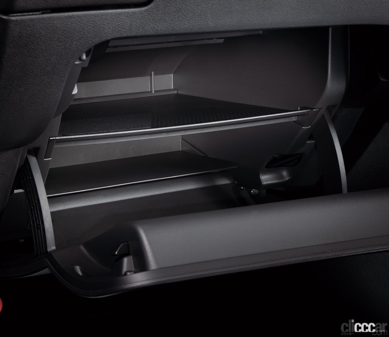 NISSAN_NOTE_20231211_5 画像｜最新「デジタルVモーション」マスクに大変身！ 日産「ノート」がマイナーチェンジ | clicccar.com