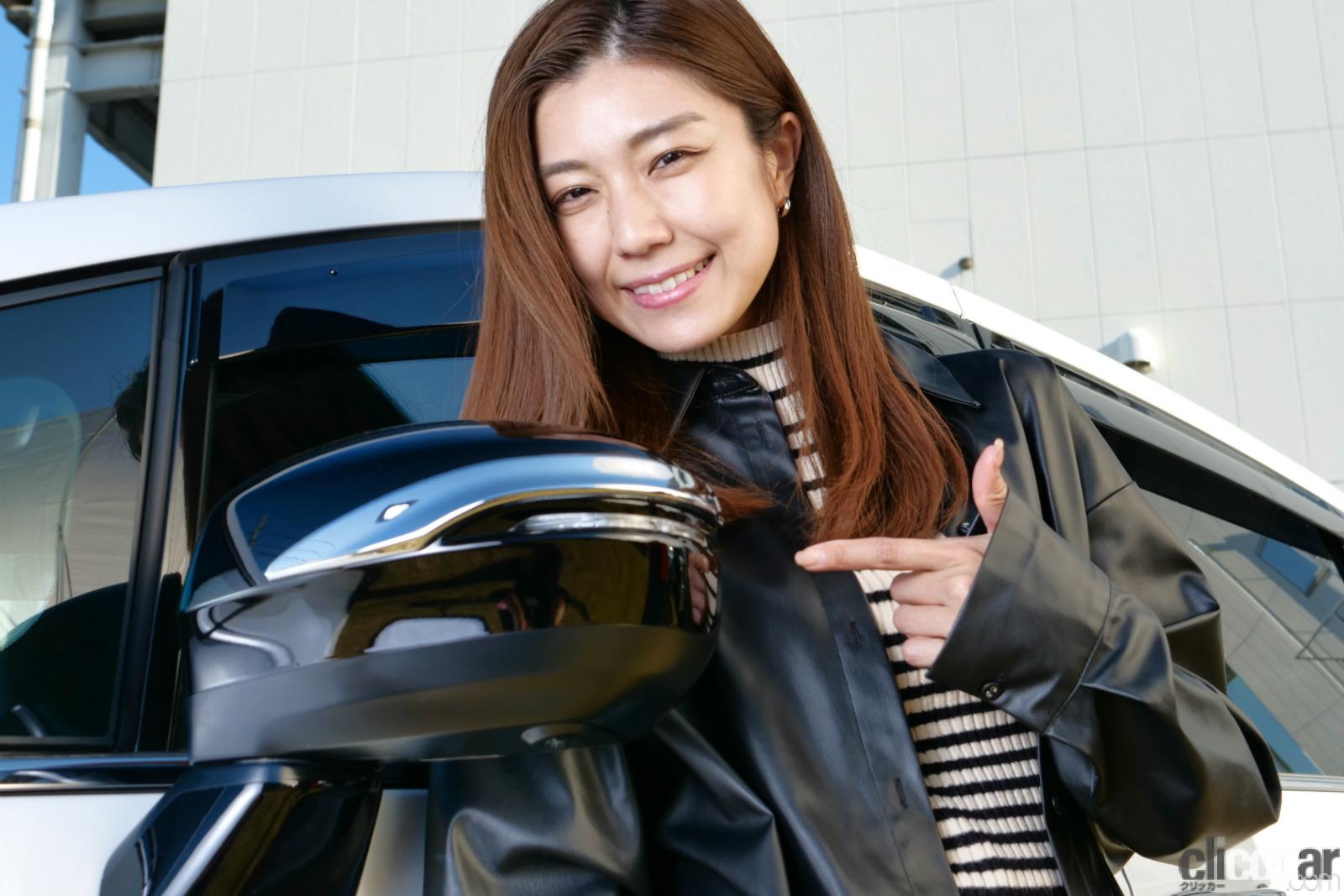 clicccar _HONDA ACCESS_P1419055a 画像｜ナビと後席モニターの大きさに藤木由貴が驚いた！ ホンダ「オデッセイ」用 ...
