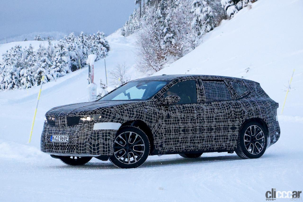 BMW iX3 19 画像｜BMW「iX3」後継モデル内部を激写！ ARグラフィック「BMWパノラミック・ビジョン」初採用へ | clicccar.com