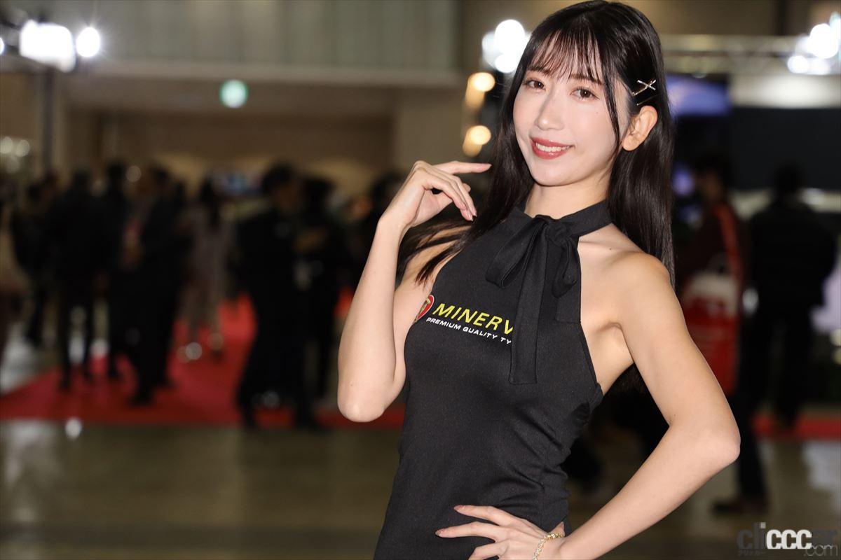 autoway_013 画像｜「宇佐美なお」さんら13名のAUTOWAYコンパニオンが懐かしのボディコンで各ブランドをアピール！【東京オートサロン2024】 | clicccar.com