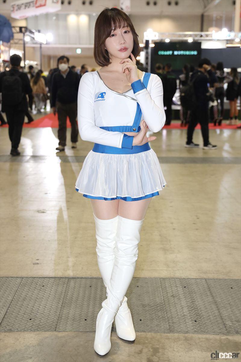 autoway_039 画像｜「宇佐美なお」さんら13名のAUTOWAYコンパニオンが懐かしのボディコンで各ブランドをアピール！【東京オートサロン2024】 | clicccar.com