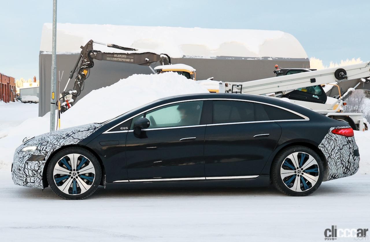 Mercedes EQS facelift 23 画像｜コクピットも激写！ メルセデス・ベンツの旗艦EVサルーン「EQS」改良型、内外を大刷新 ...