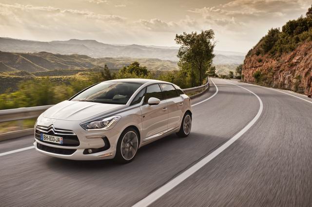 DS5_ext4 画像｜シトロエンがDSオーナー専用のサービスを開始 | clicccar.com