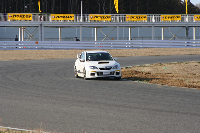 DUNLOP_DIREZZA_Z212 画像｜本当にラップタイムが1秒縮まった！【DUNLOP DIREZZA ZⅡ＋インプレッサ ...