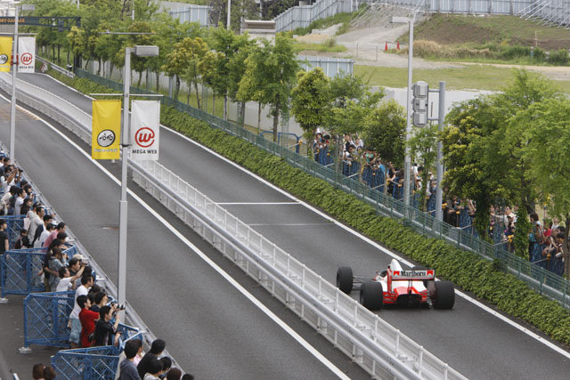 MP4:5-3 画像｜86からF1マシンまでお台場に大集合！【MEGA WEBフェスタ】 | clicccar.com