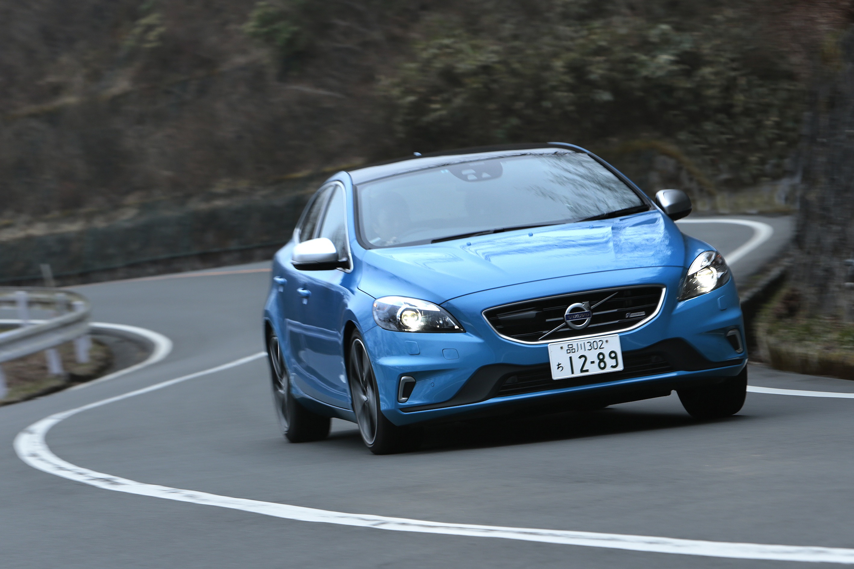 ボルボV40「T5 R-DESIGN」の鋭い走りが味わえる領域は？ | clicccar.com