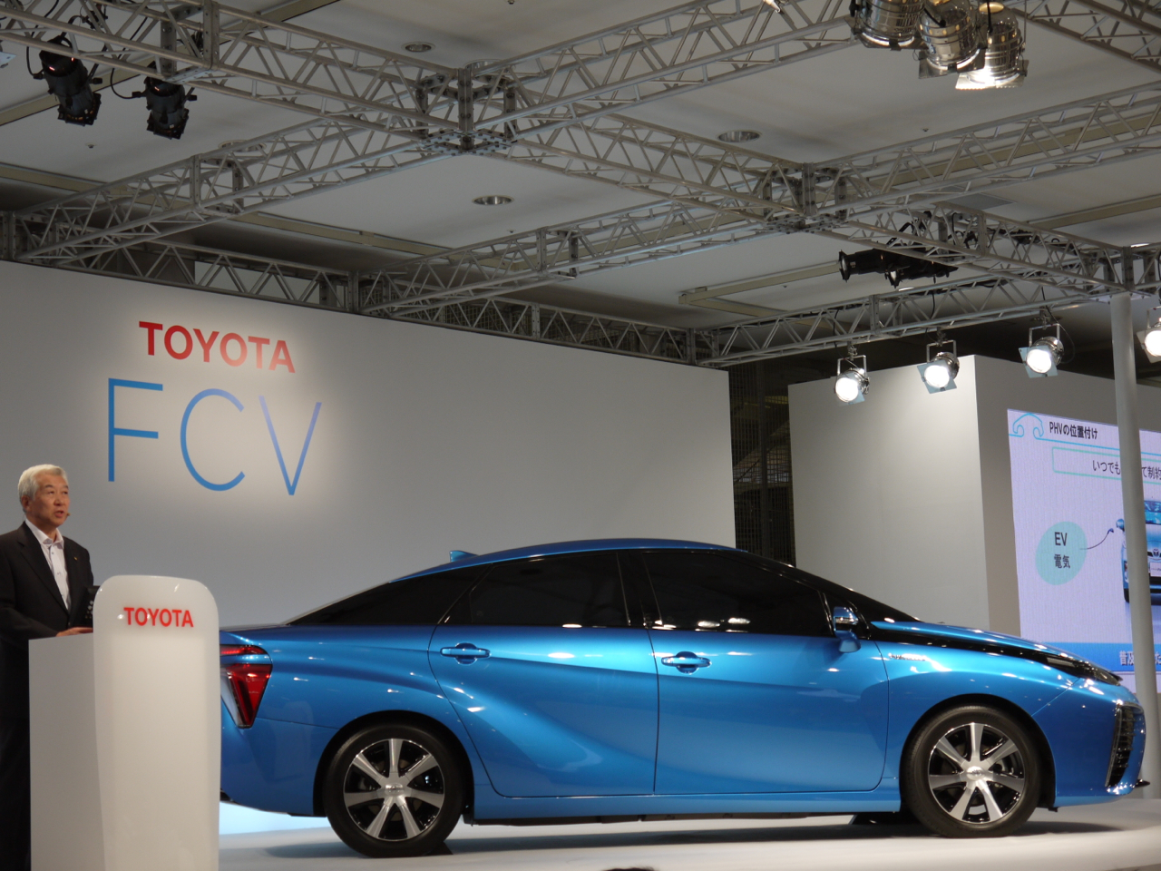 TOYOTA_FCV_01 画像｜FCVの補助金「少なくても1台あたり200万円」安倍総理が表明 | clicccar.com