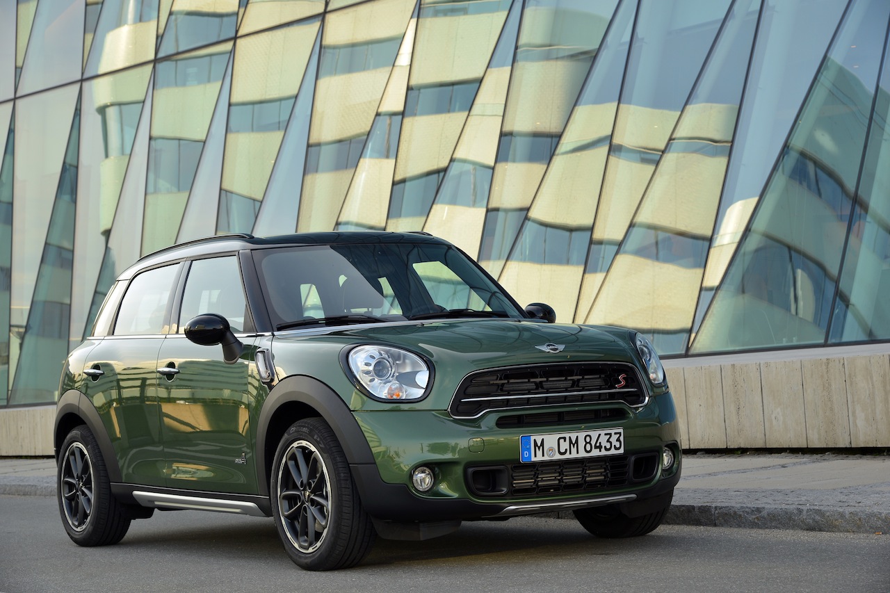BMW「MINIクロスオーバー」─ ミニの四駆はボリューム感と力強さを感じさせるデザイン ｜ MINI_Cooper_Crossover_12 ...