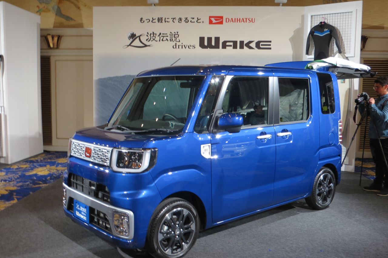 ダイハツ「ウェイク」は遊びのプロの軽自動車! 全高1.835m、価格は135万円から ｜ Daihatsu_Wake_06 | clicccar.com(クリッカー)