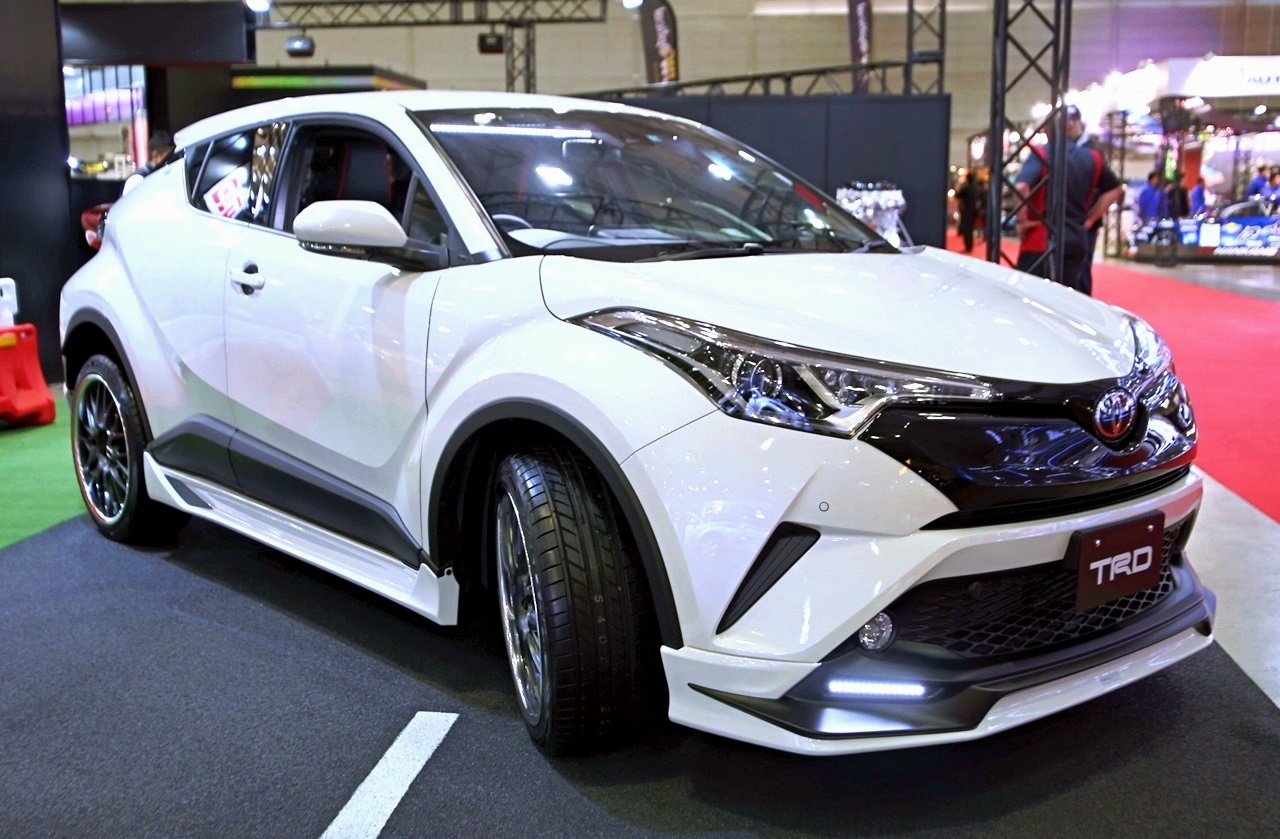 【東京オートサロン2017】TRDがカスタマイズした2種類のトヨタ「C-HR」登場！ | clicccar.com(クリッカー)