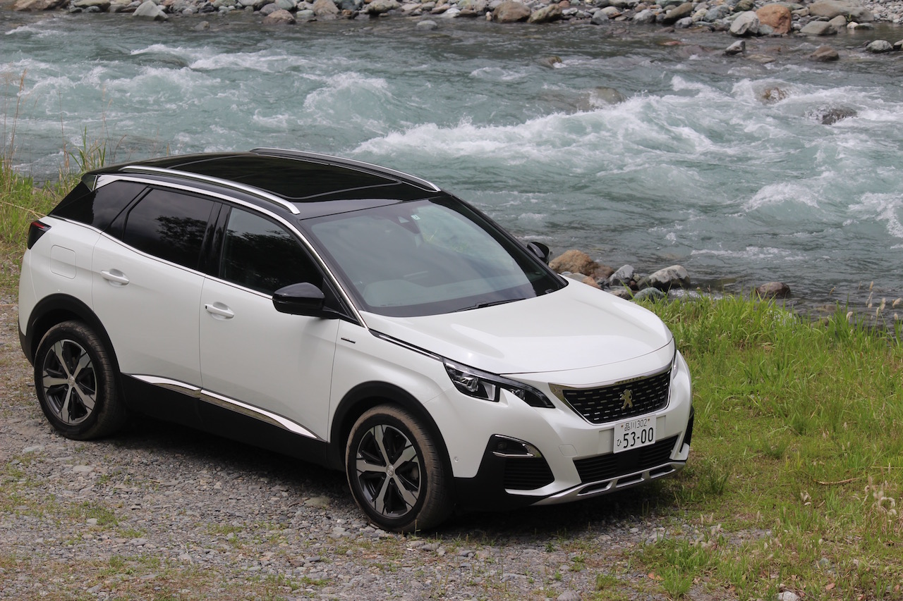 キビキビした走りと良好な乗り心地が魅力の新型プジョー3008 | clicccar.com(クリッカー)