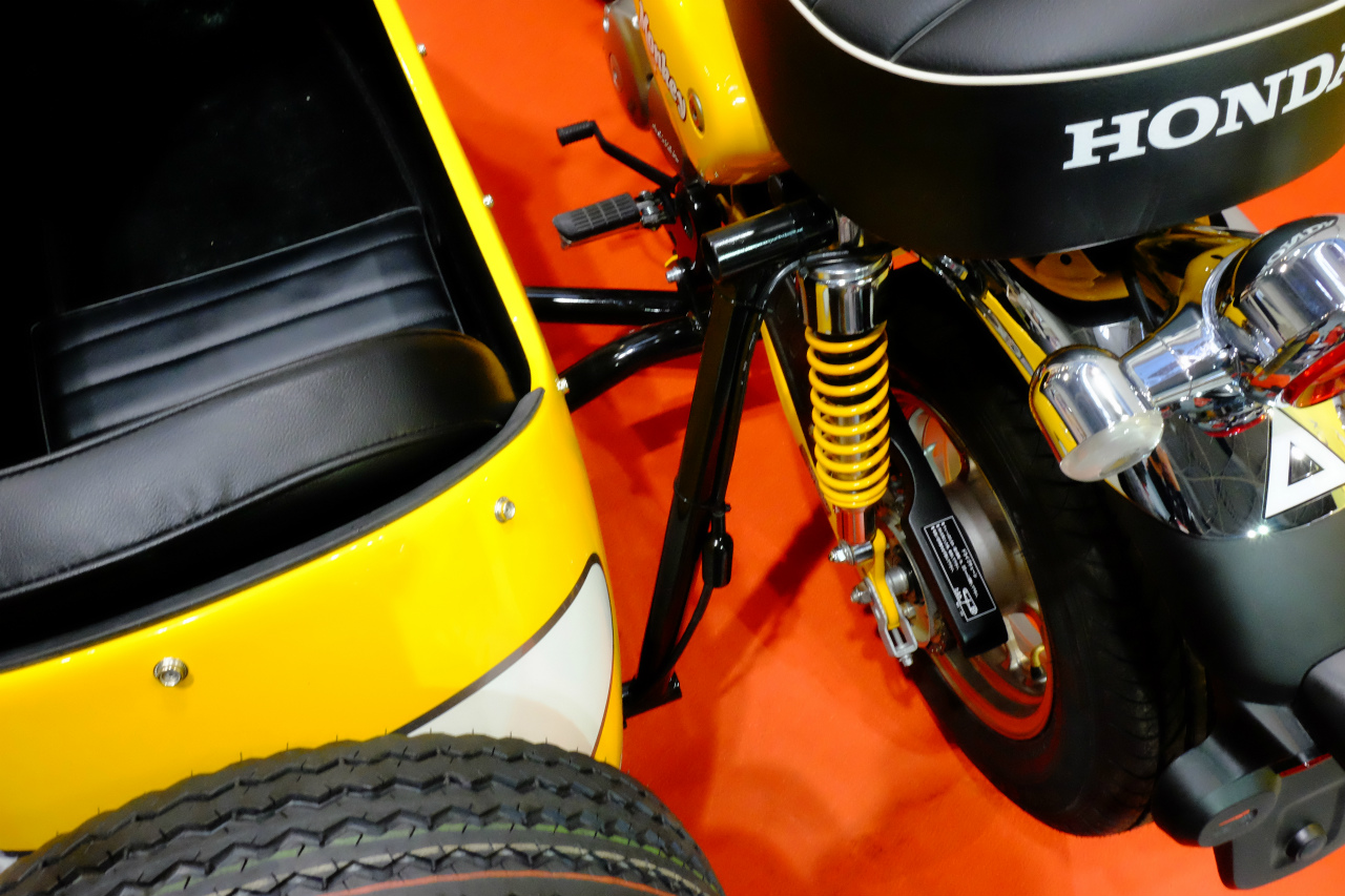 ホンダ・モンキー125がサイドカーに変身！ キュートなルックスで注目度はバツグン【モーターサイクルショー注目TOPICS ...