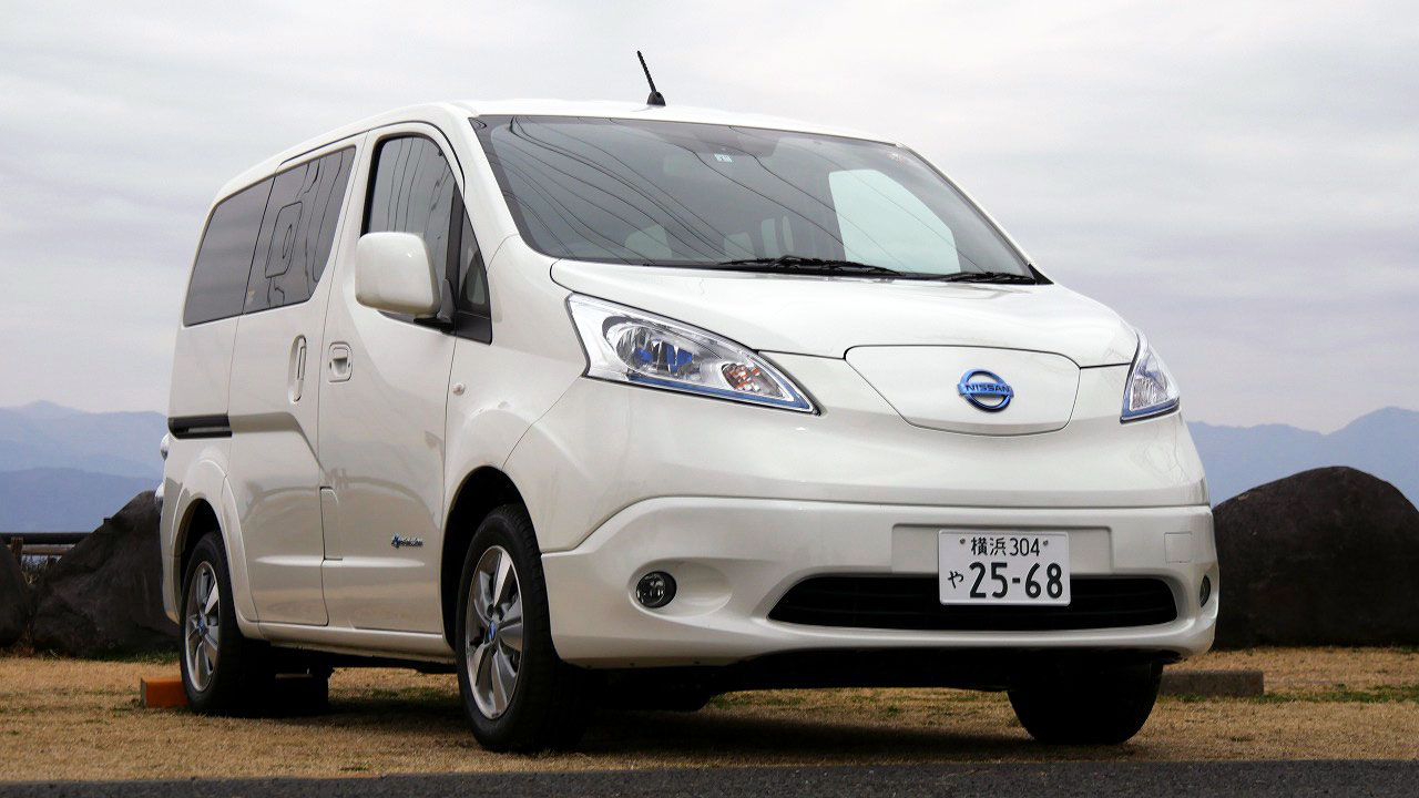 【ニッサン・e-NV200試乗】商用車譲りの実用性とEVとして十分な性能を誇るも「遊び心が無さすぎる」!? | clicccar.com(クリッカー)