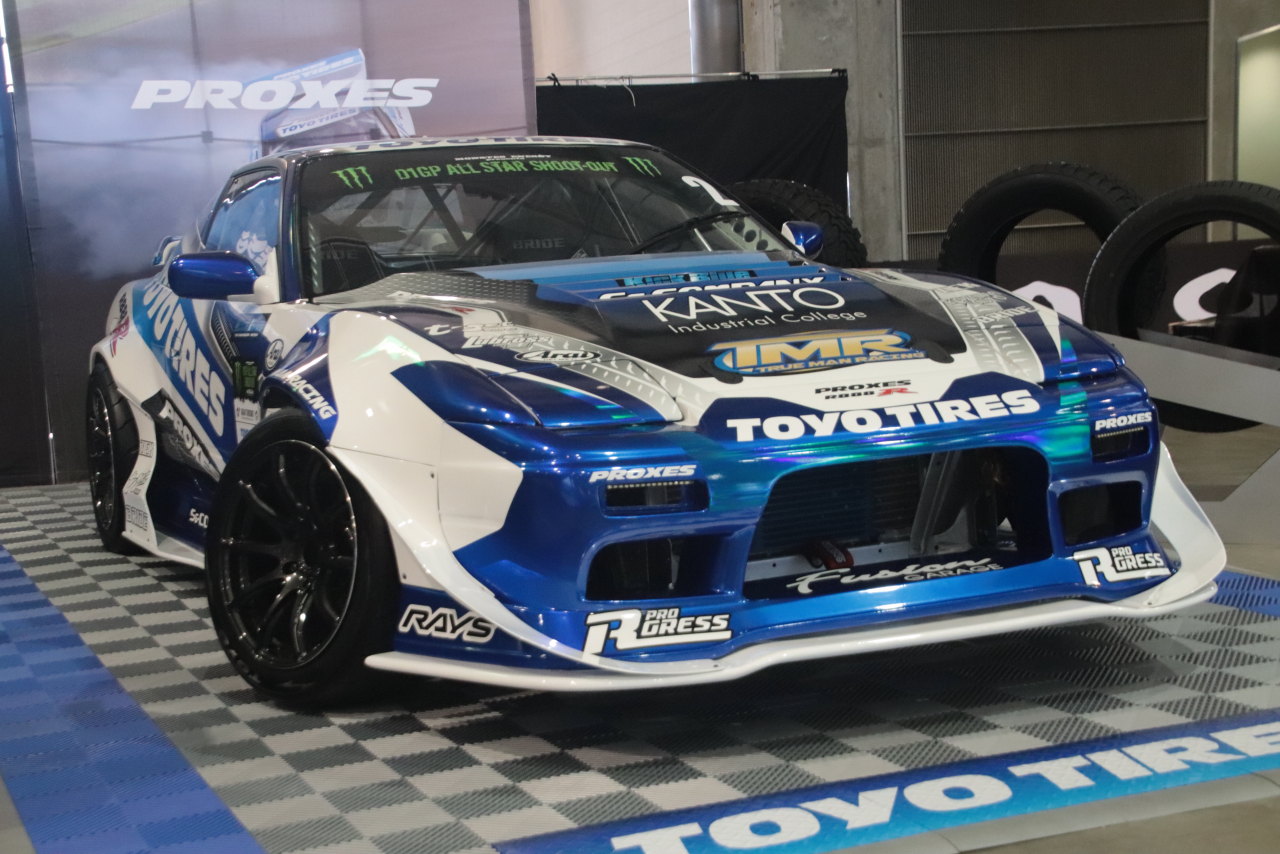 久保まいさんの浴衣にある秘密が!? 北陸カスタムカーショーでTEAM TOYO TIRES川畑真人の海外で活躍する超レアD1GPドリフトマシン ...