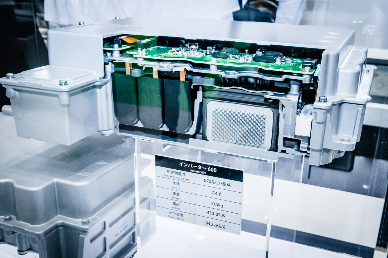 EVの充電時間が半減！ 日立オートモティブシステムズが高電圧インバーターを発表【東京モーターショー2019】 | clicccar.com